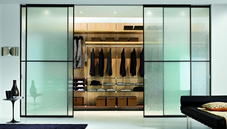 Standard Closet Size: Width, Depth & Height Guide