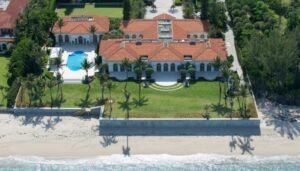 Howard Stern House Address, Inside Tour, & Worth in 2025