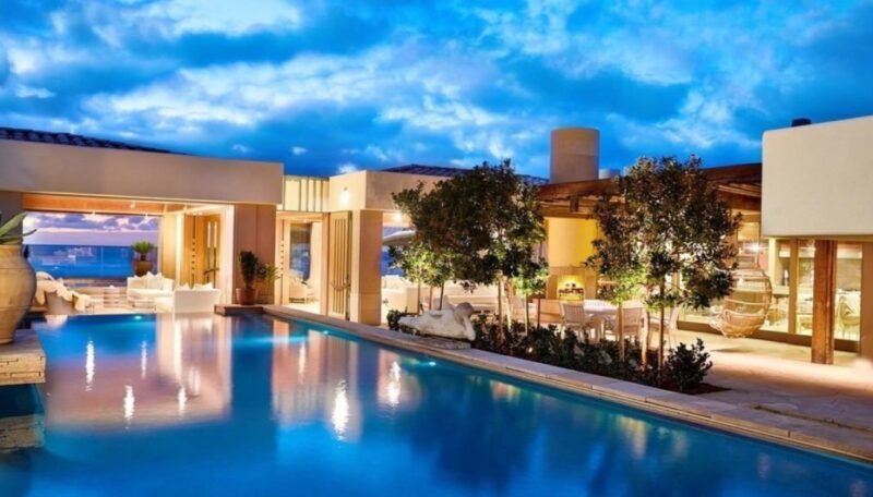 Inside Bill Gates House - Amazing Facts, Address & Cost Info