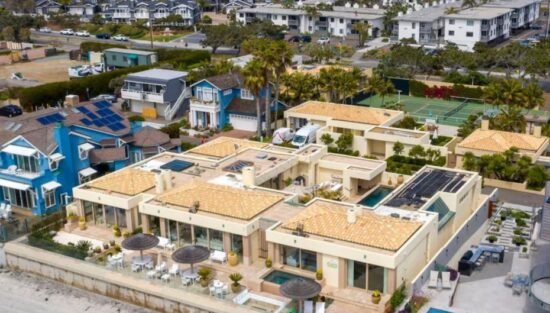 Inside Bill Gates House - Amazing Facts, Address & Cost Info