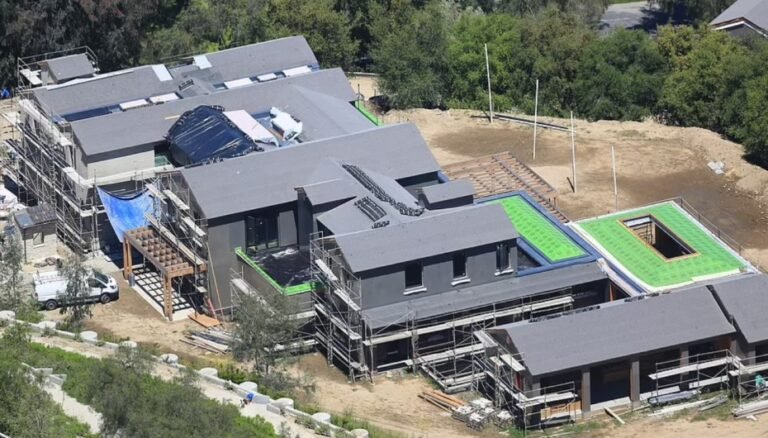 Kylie Jenner House - All Residences Address, Details & Facts