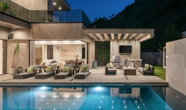 Charli D'Amelio House Address - Step Inside Her Luxury Home