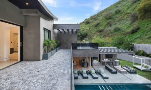 Charli D'Amelio House Address - Step Inside Her Luxury Home